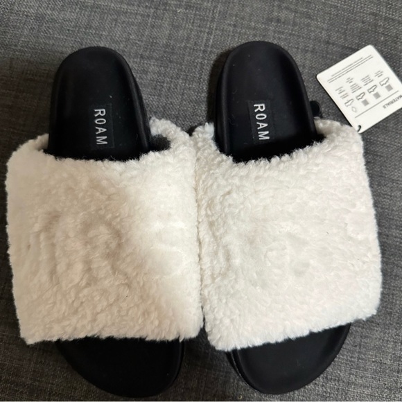 ROAM | Shoes | Nwt Roam Sherpa Sandals With Personalized Mrs Branded On ...